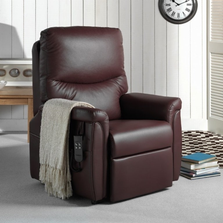 Pros To Using Recliner Chairs For The Elderly | Riser Recliner
